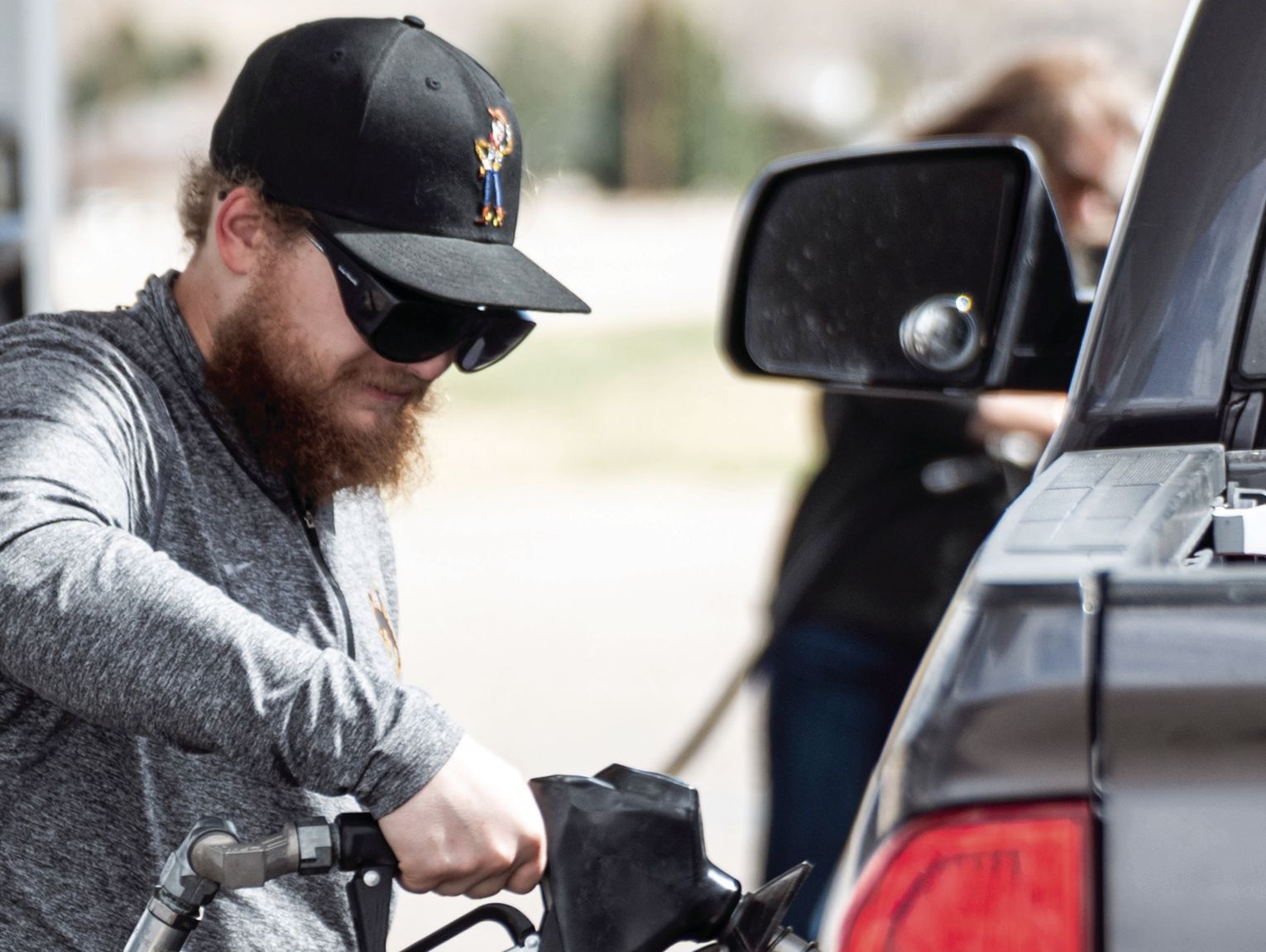 Gas prices dipped an average 6 cents gallon last week in Wyoming, but ...